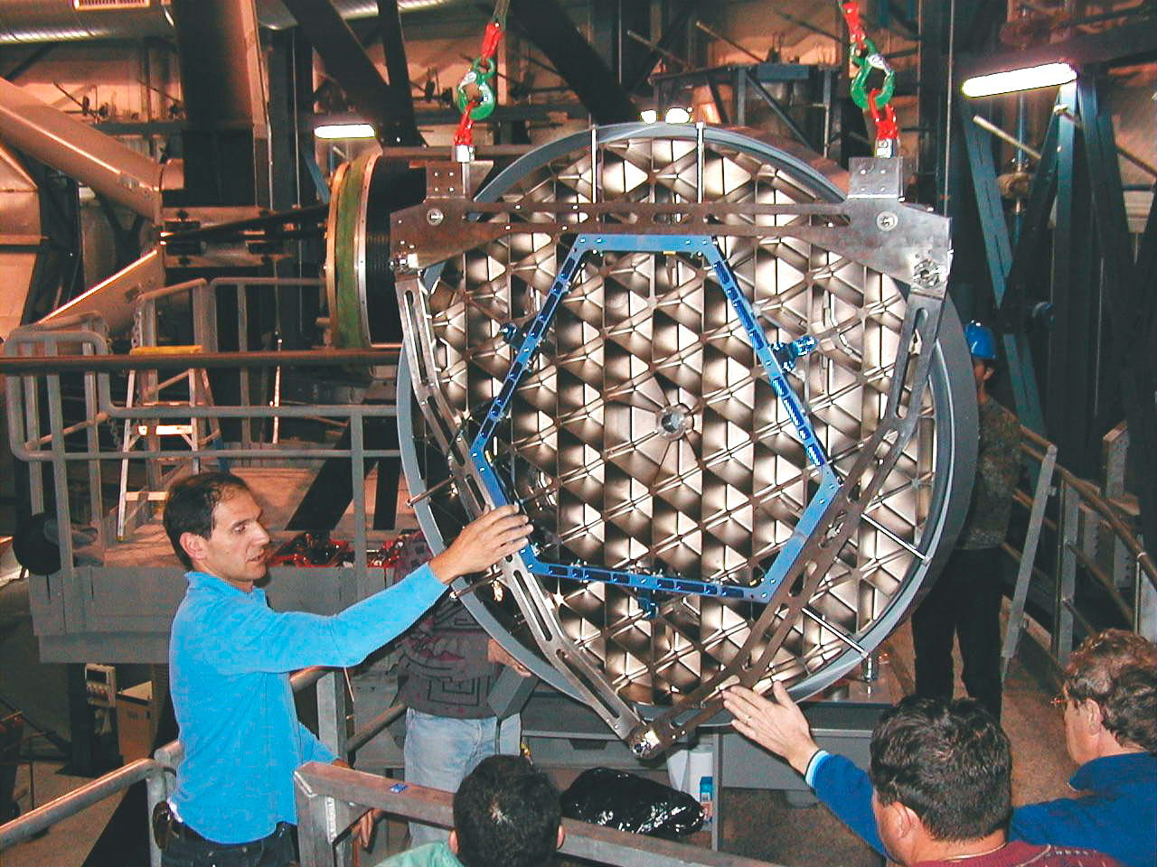 Moving the MELIPAL M2 mirror | ESO Deutschland