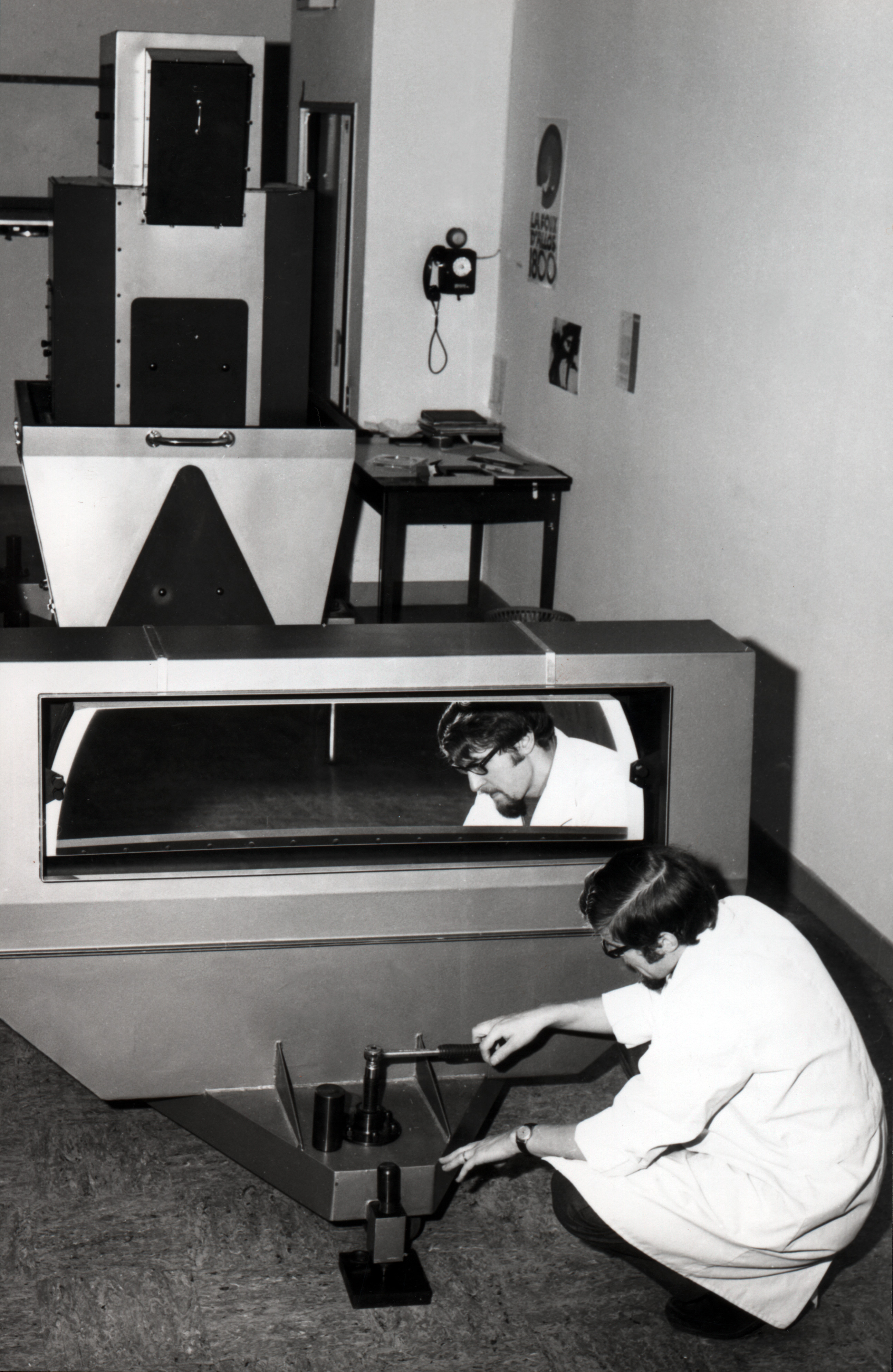Echelle spectrograph with Bowens camera, 1968 | ESO France