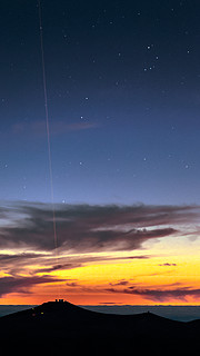Guide star lasers at sunset | ESO