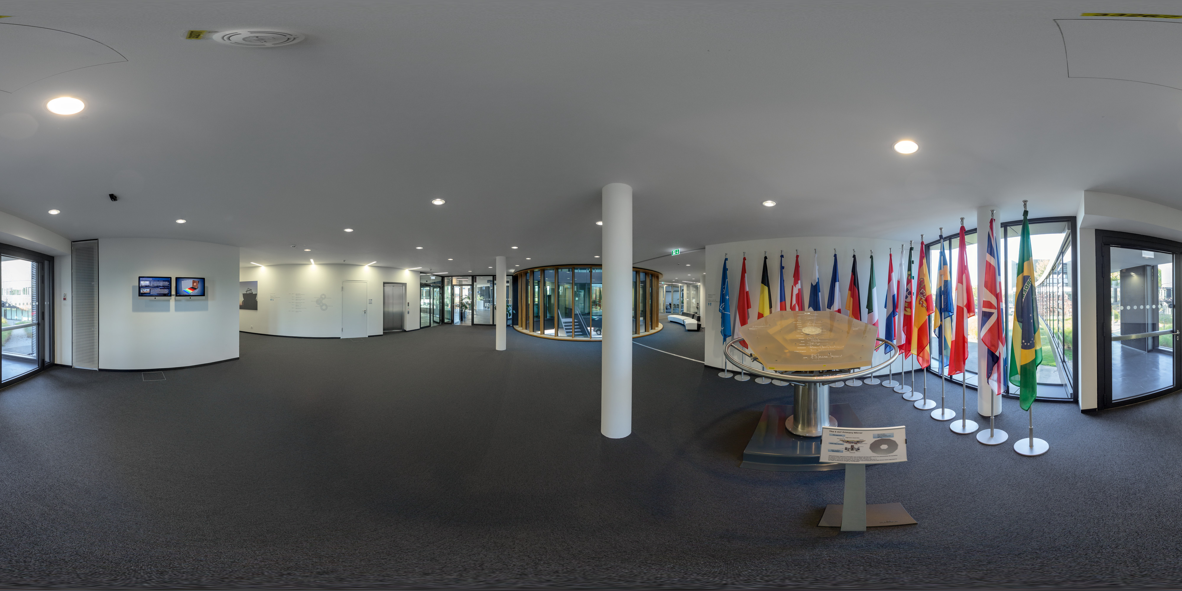 Entrance to the new building at ESO Headquarters | ESO el