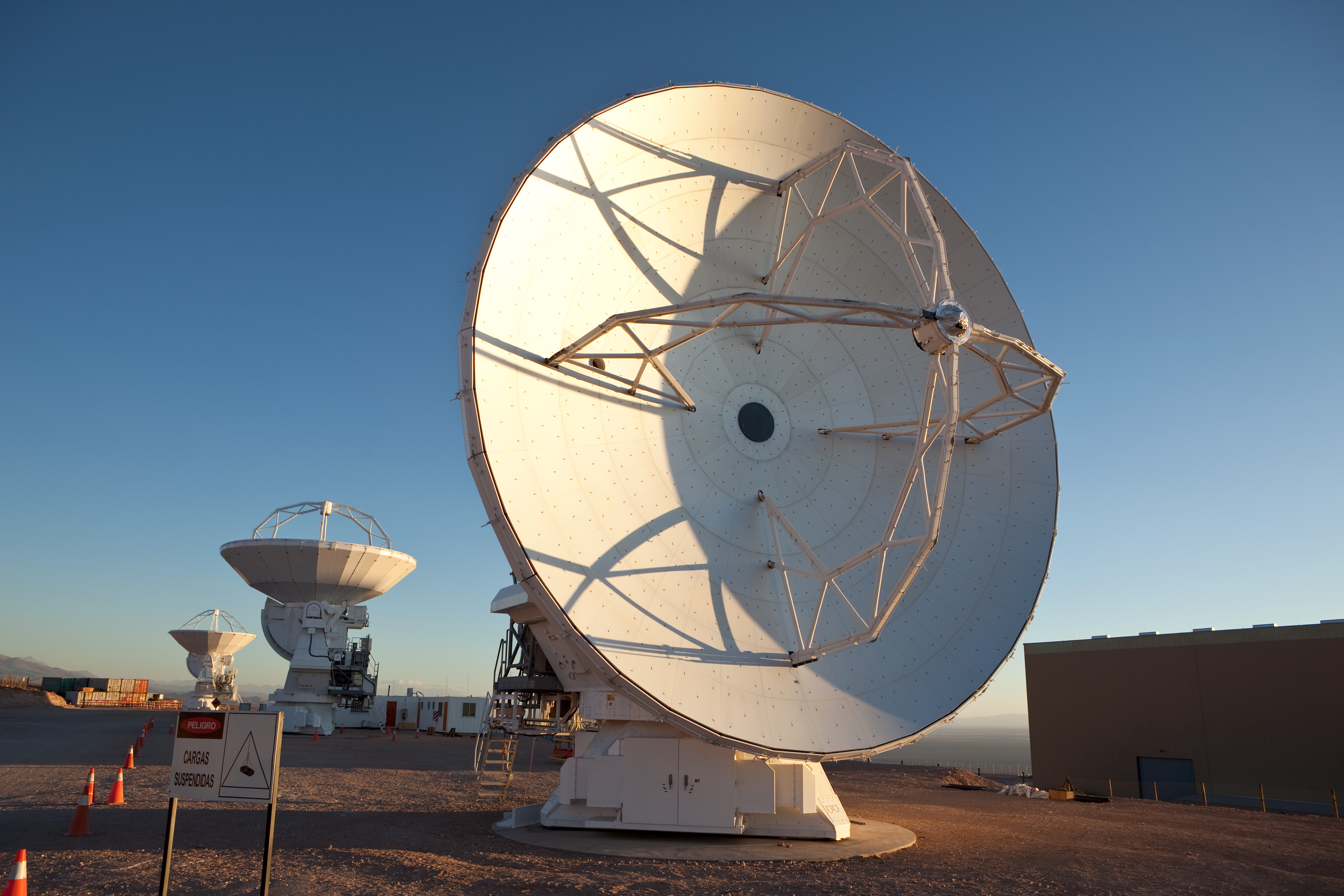 ALMA antennas | ESO Ireland
