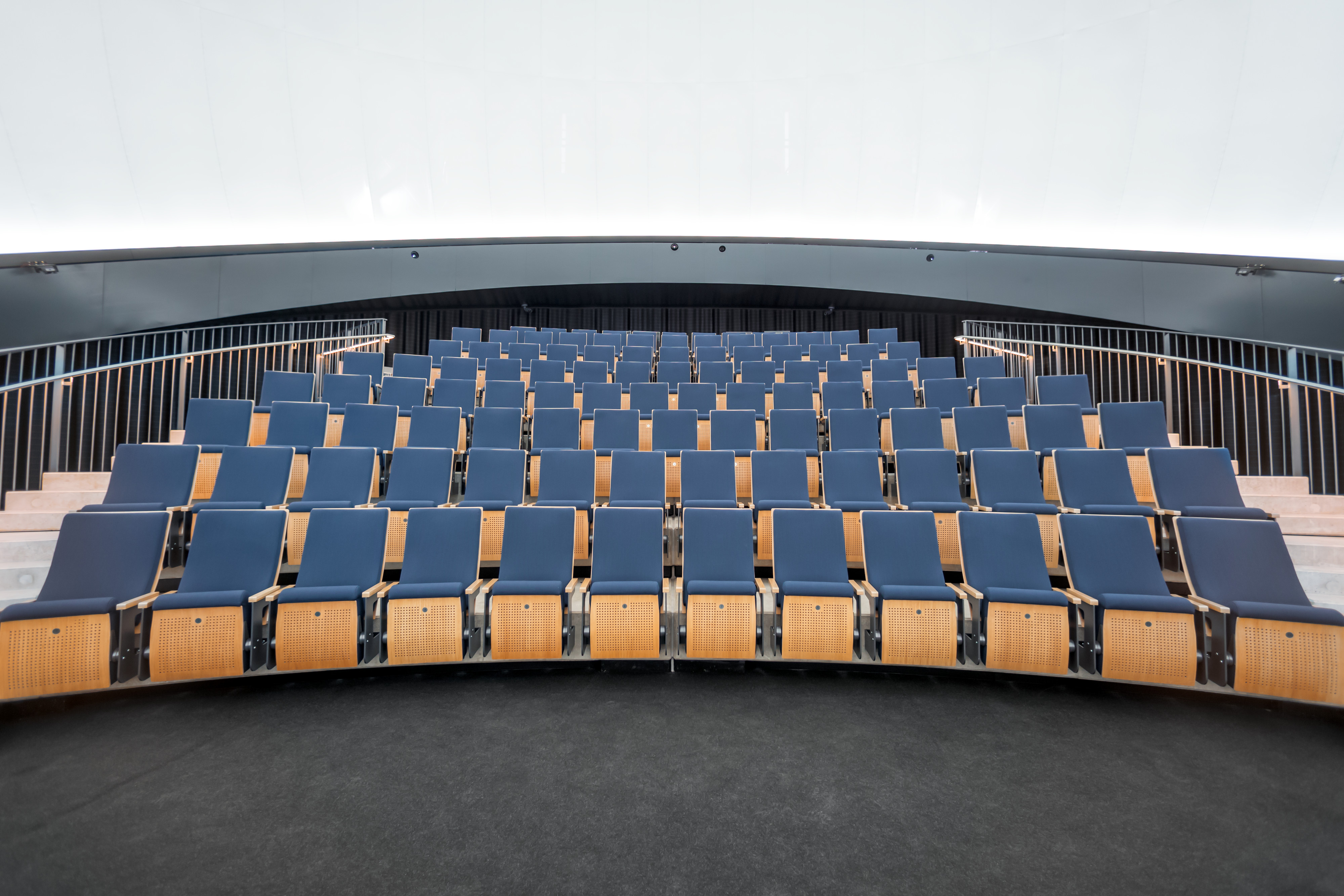 Seats with a view of the Universe | ESO Sverige