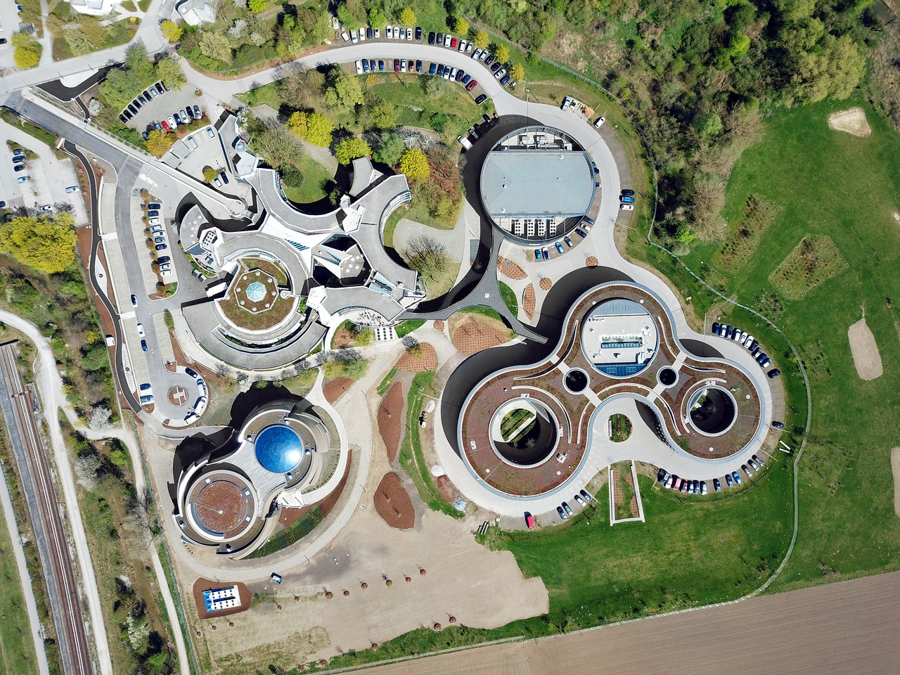 Aerial view of ESO Headquarters | ESO el