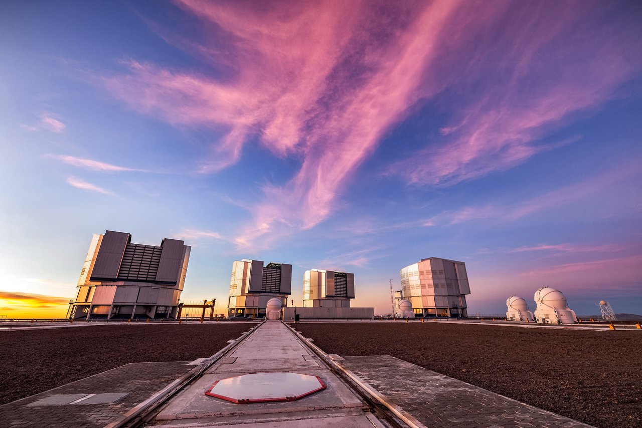 The VLT at Sunset | ESO United Kingdom