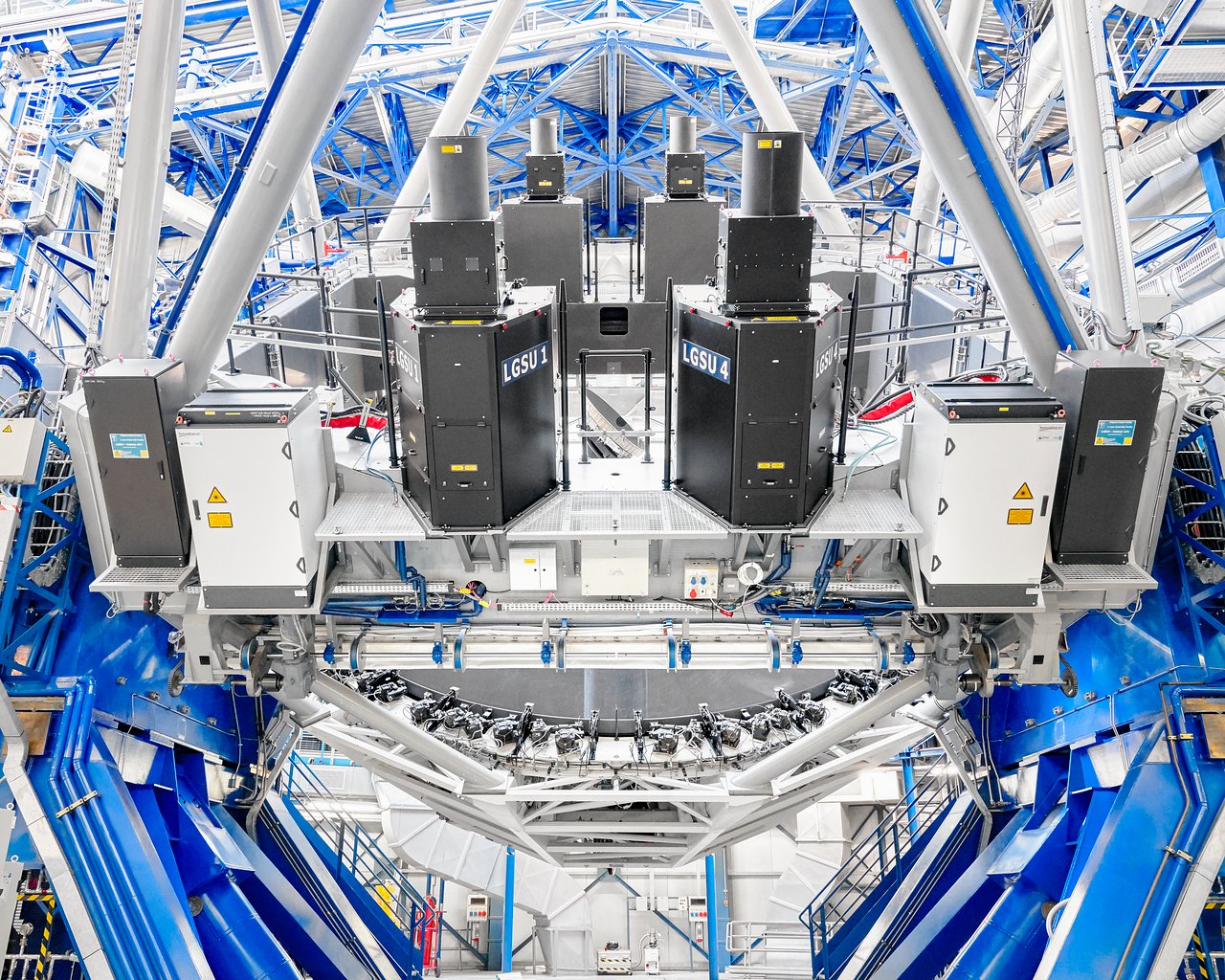 Intruments on the VLT | ESO