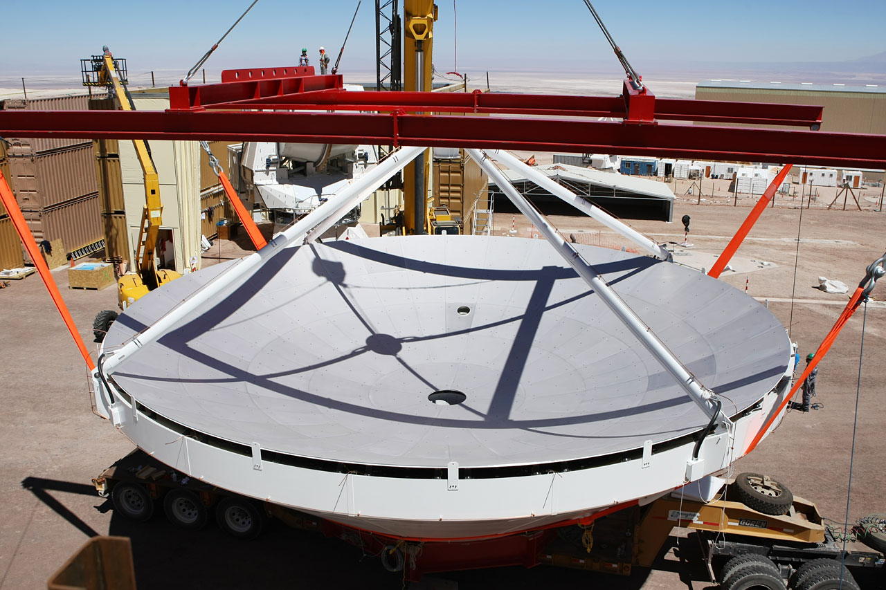 Assembly of second European ALMA antenna | ESO Danmark