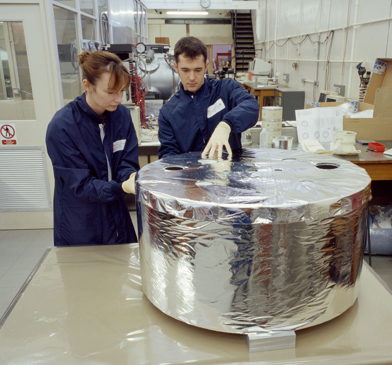 ALMA assembly work at Rutherford Appleton Laboratory | ESO