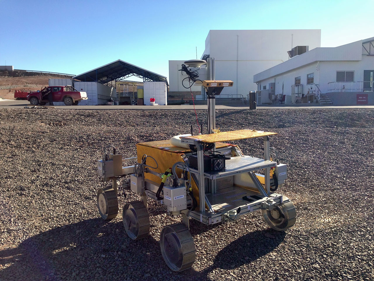 Mars rover being tested near the Paranal Observatory | ESO España