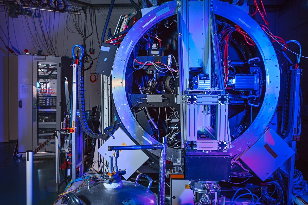 GALACSI Adaptive Optics System Ready to be Mounted on the VLT | ESO ...