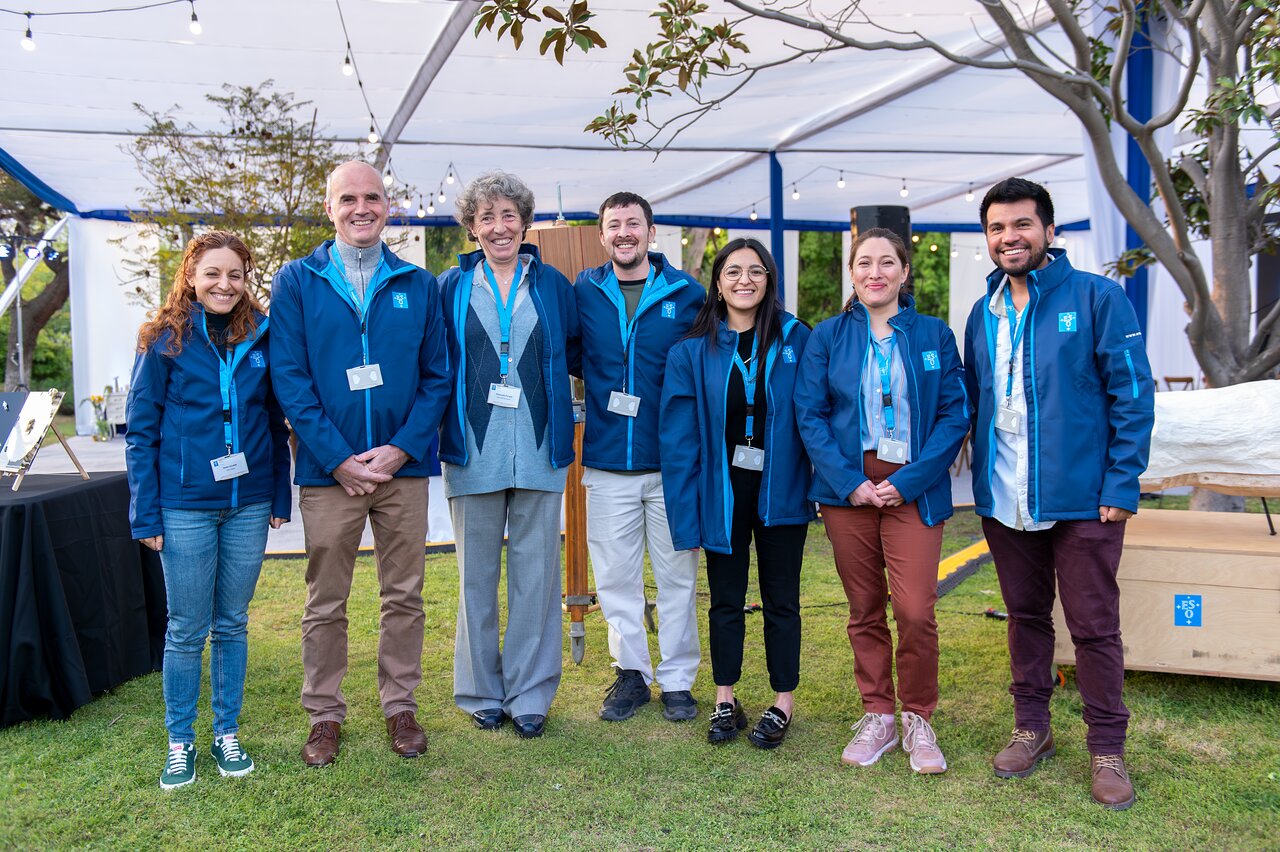 Voluntaries at the ceremony of the 60 years of ESO in Chile | ESO ...