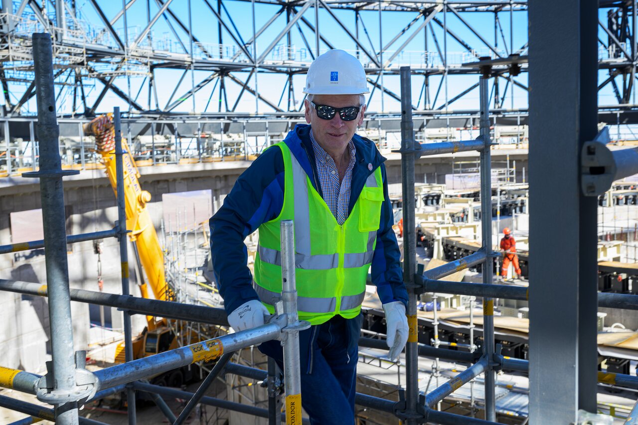 Tom Ray on a visit to the site of ESO’s Extremely Large Telescope | ESO ...