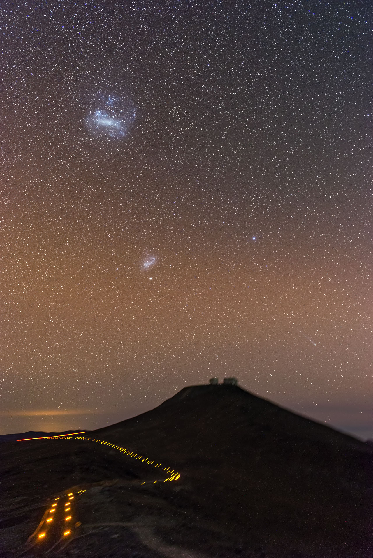 Comet over Paranal | ESO Portugal