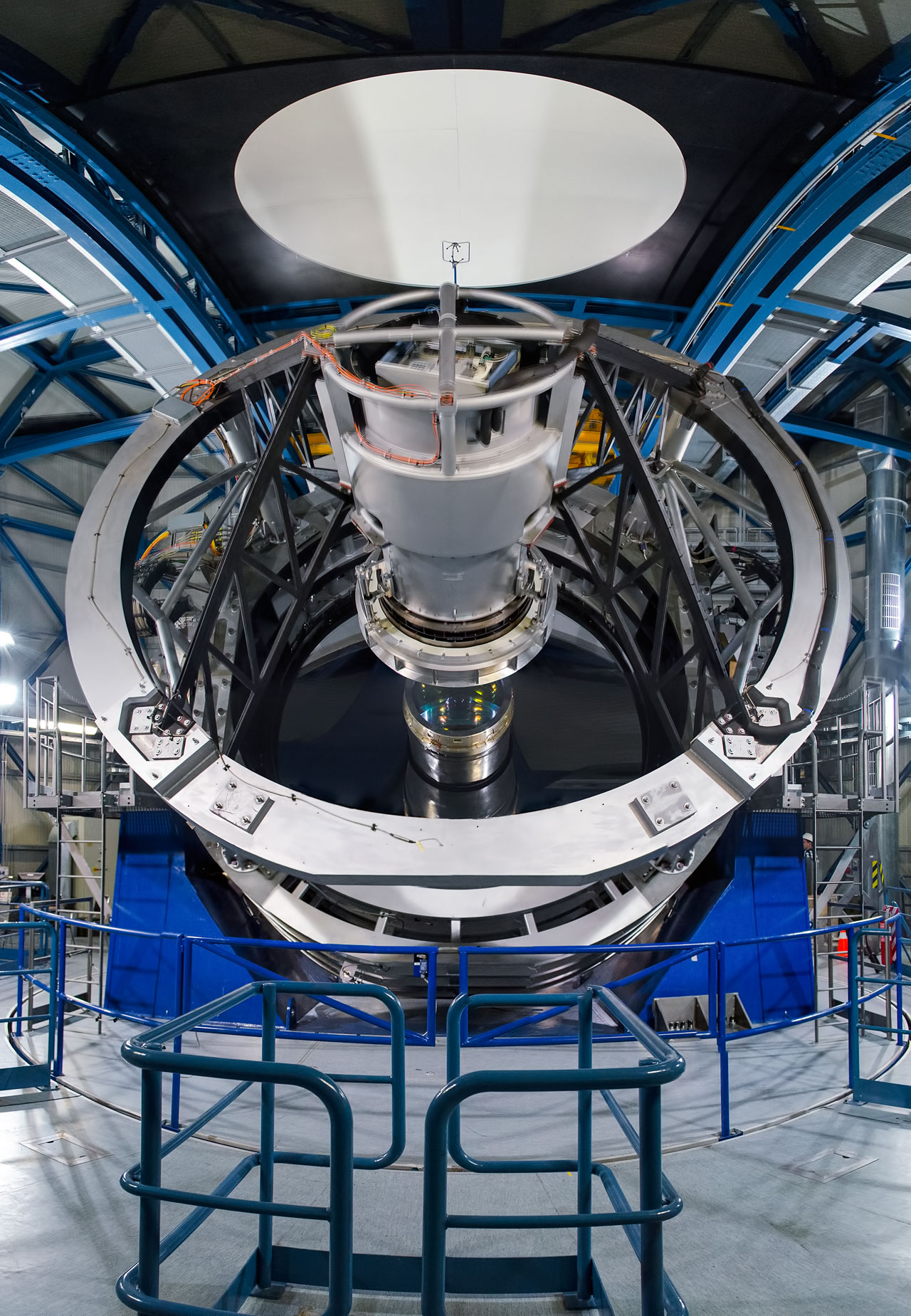 The Visible and Infrared Survey Telescope for Astronomy — VISTA | ESO el