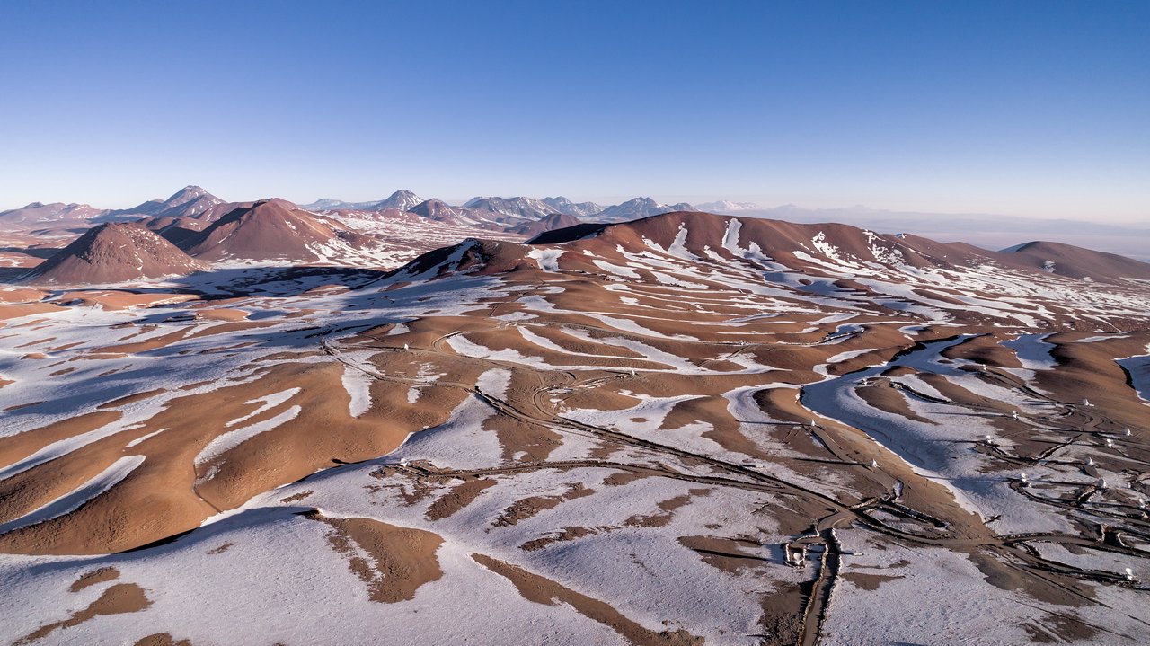ALMA array in the snow | ESO