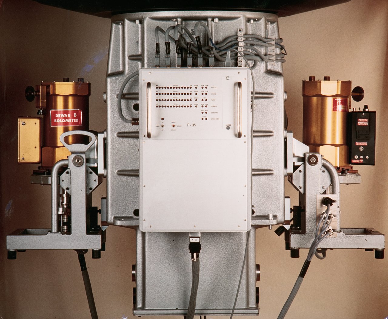 ESO infrared instrument | ESO Sverige