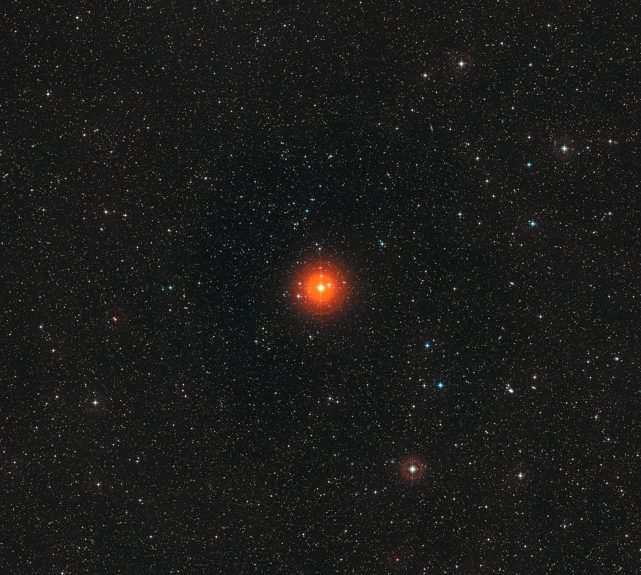 Wide-field image of the sky around U Antliae | ESO Ireland