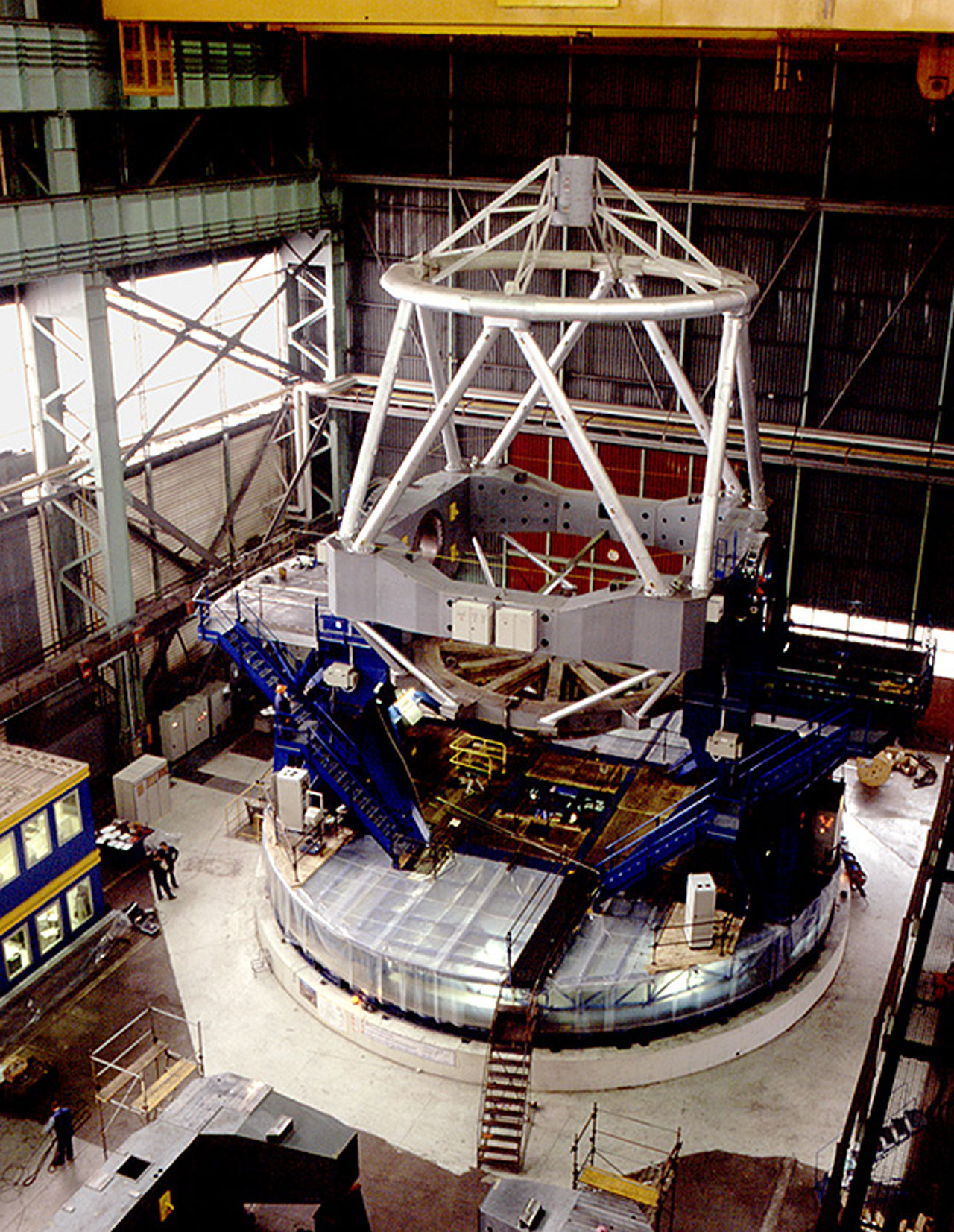 Construction of VLT main structure | ESO