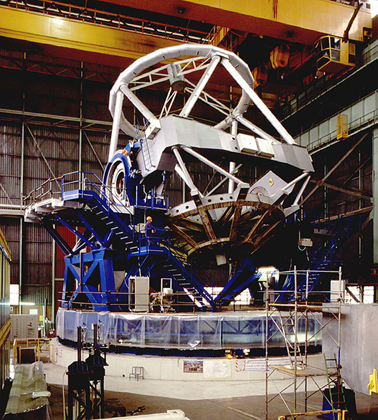 Construction of VLT main structure | ESO Portugal