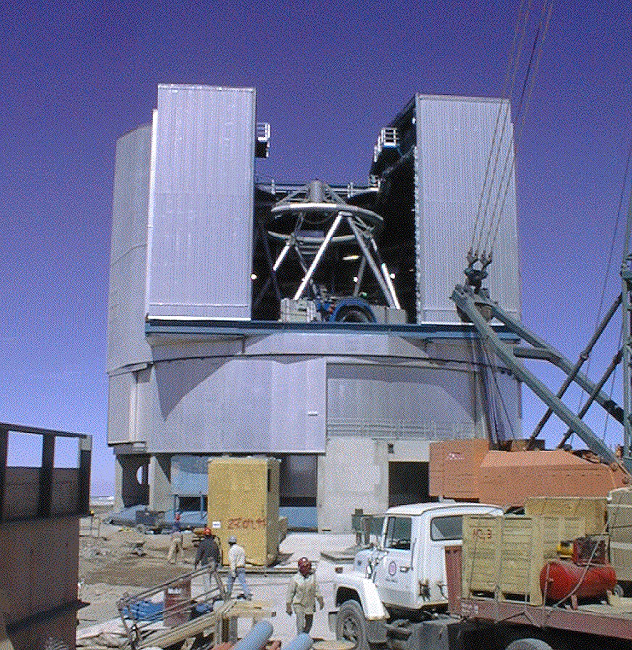 View of UT1 through the slit doors | ESO United Kingdom