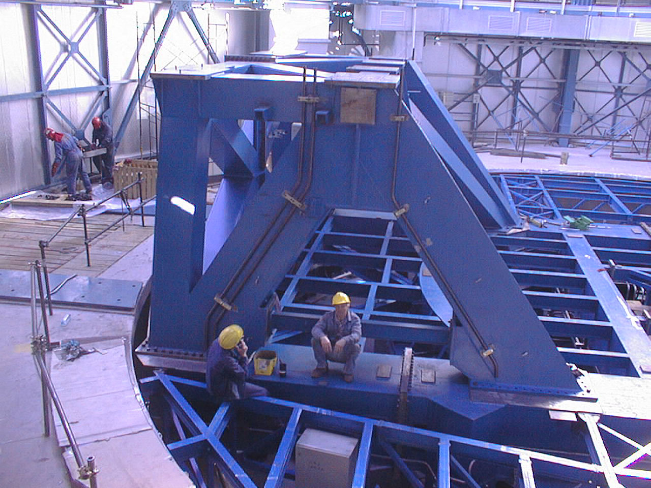 UT4 intermediate tower in azimuth baseframe | ESO