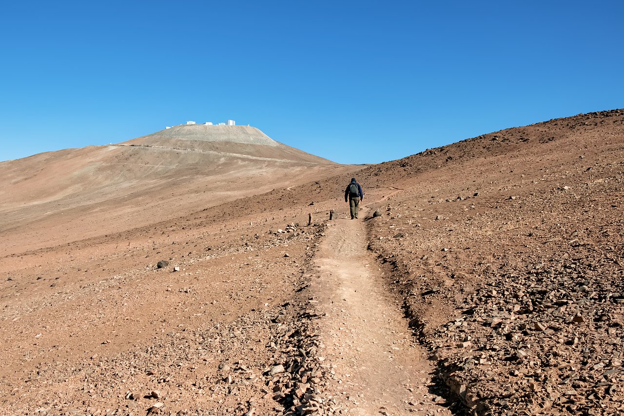 Walking up on Star Track in the morning | ESO