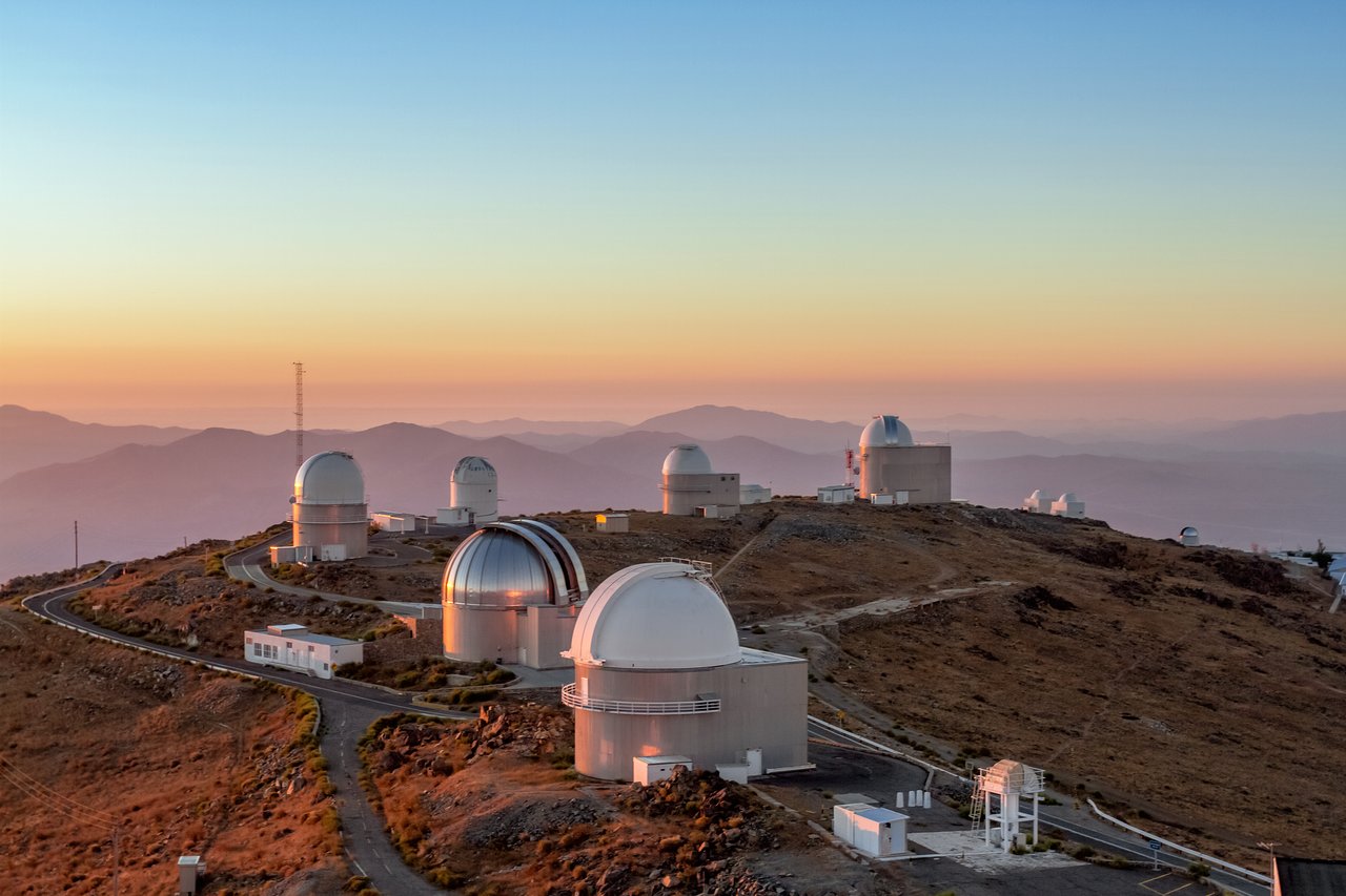 Colour gradients over the La Silla Observatory | ESO