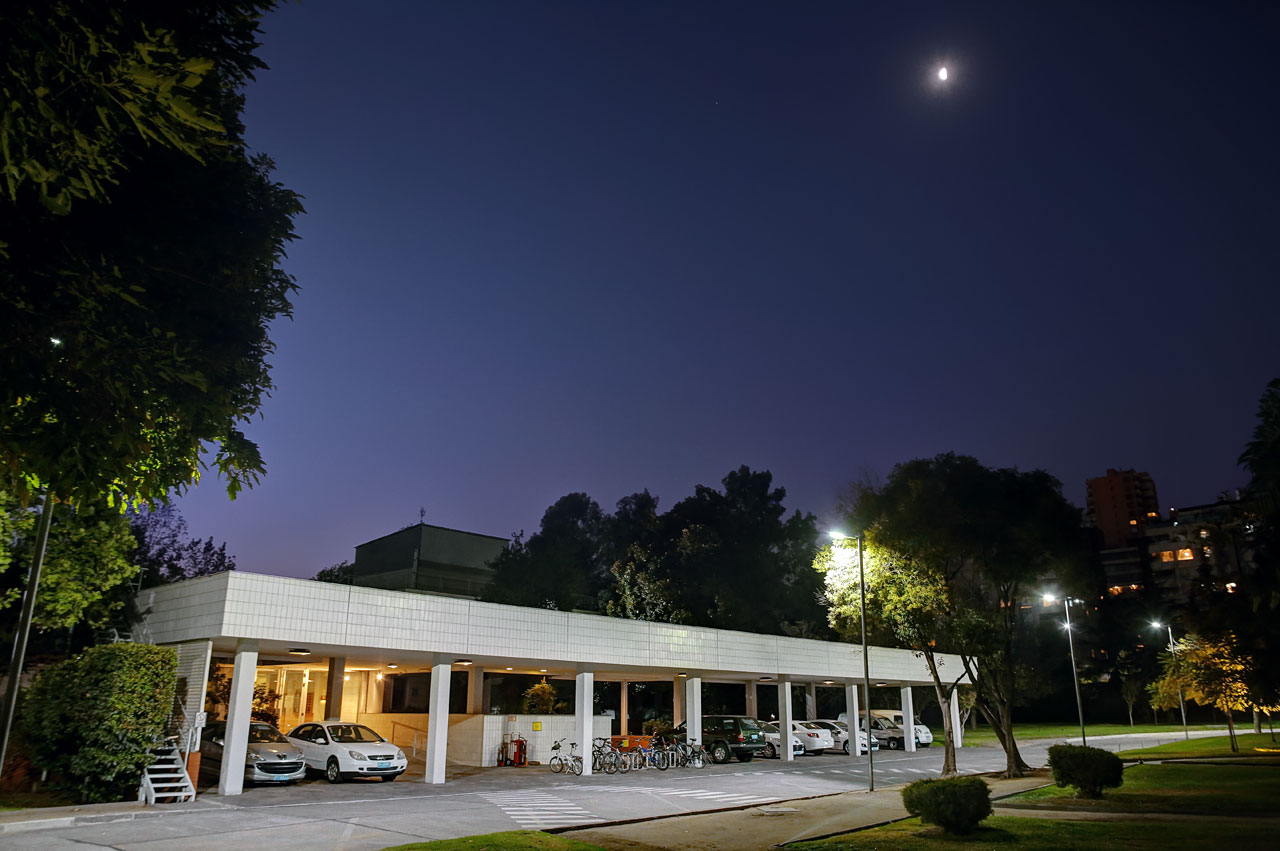 ESO Vitacura office entrance at night | ESO Ireland