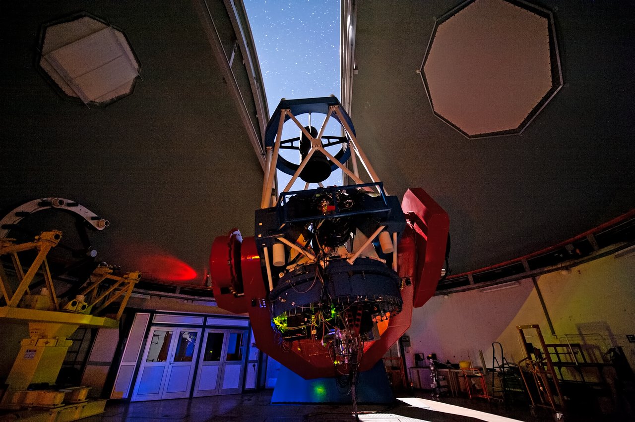 MPG/ESO 2.2-metre telescope with open dome | ESO Australia