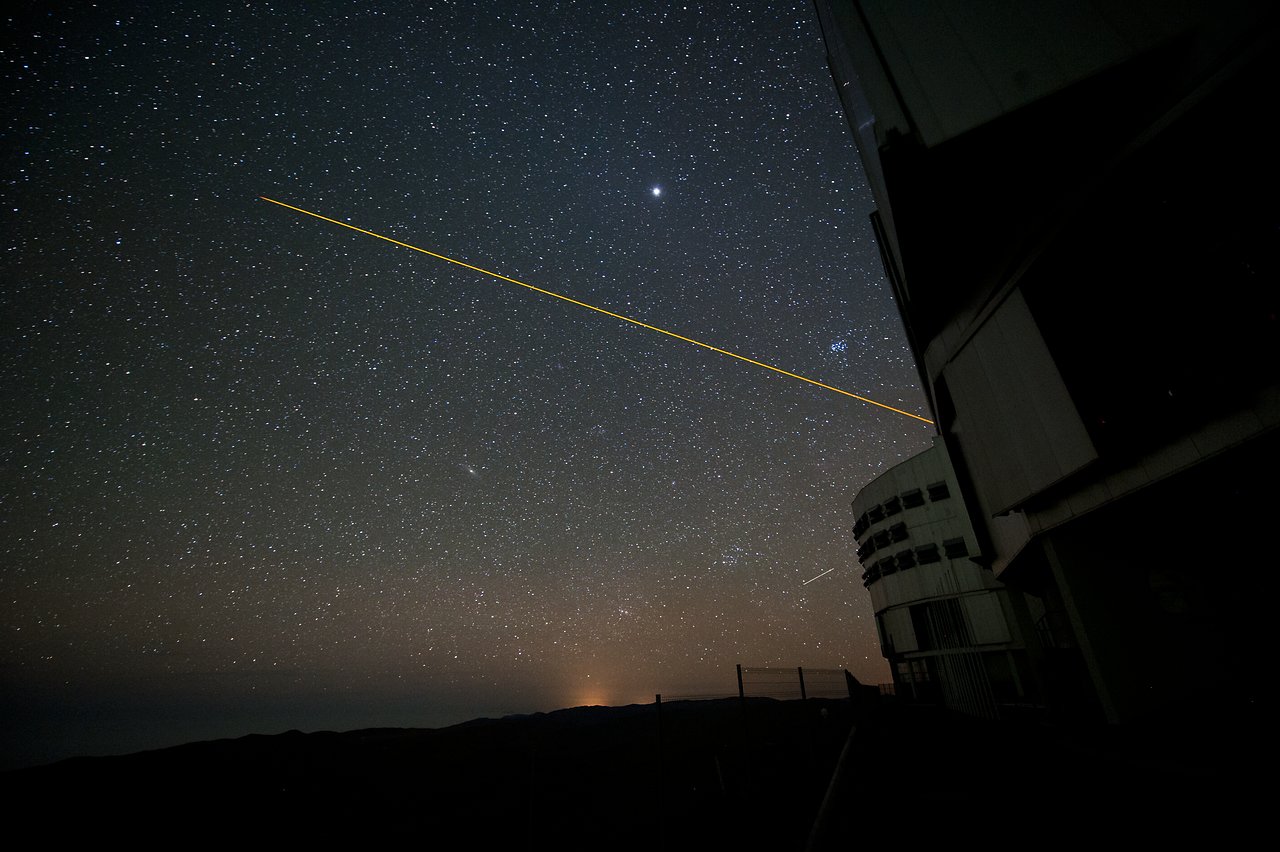 Exciting a sodium cloud | ESO Italia