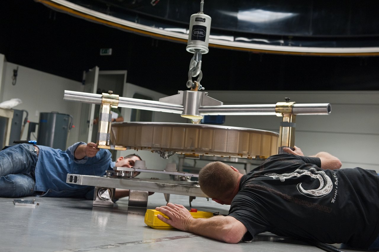 Tertiary mirror preparations | ESO