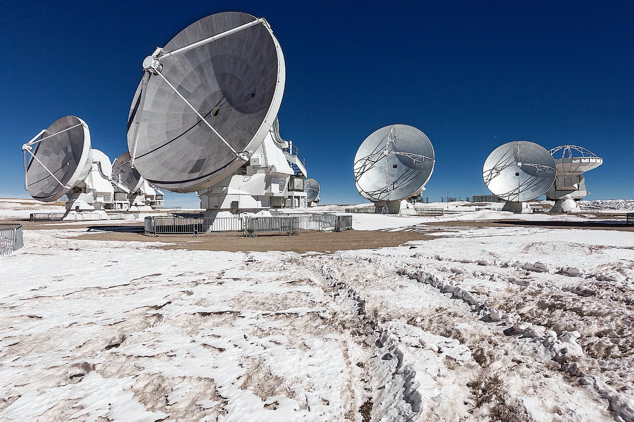 ALMA: peering into the cool depths of the Universe | ESO Polska