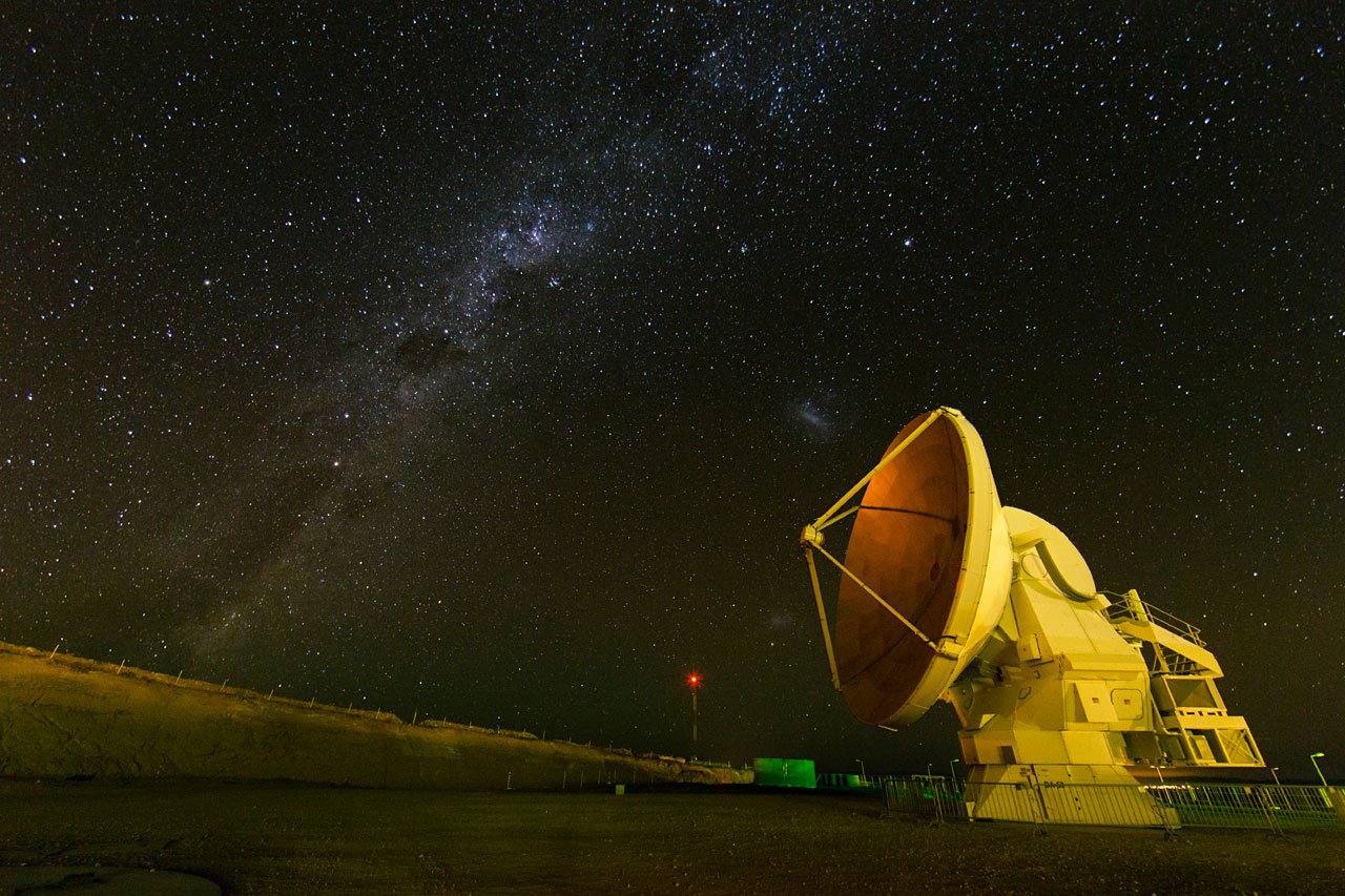 ALMA antenna at night | ESO