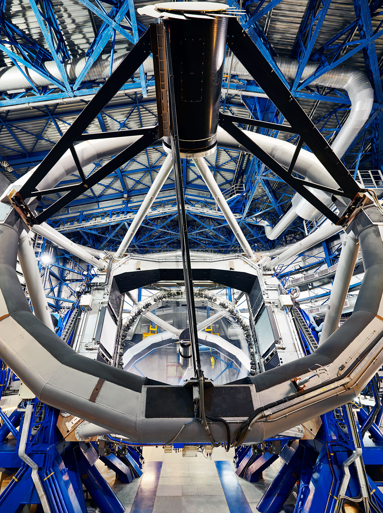 The top ring of a VLT Unit Telescope | ESO