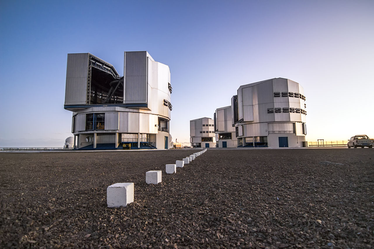 VLT family portrait | ESO Portugal