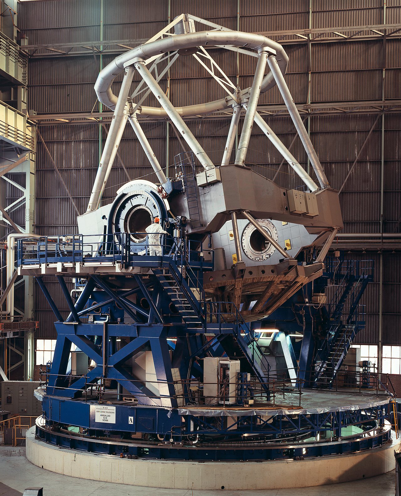 Final tests of the VLT main telescope structure (1997) | ESO