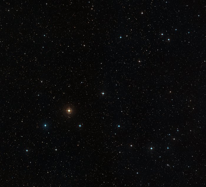 Wide-field view of the sky around the star HD 10180 | ESO