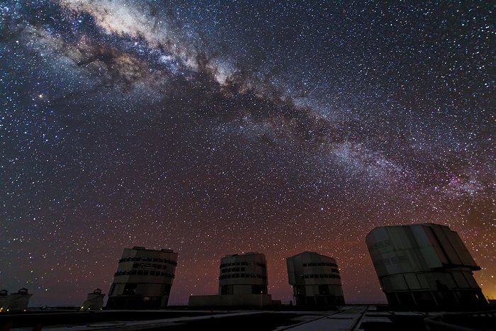 VLT silhouettes | ESO España