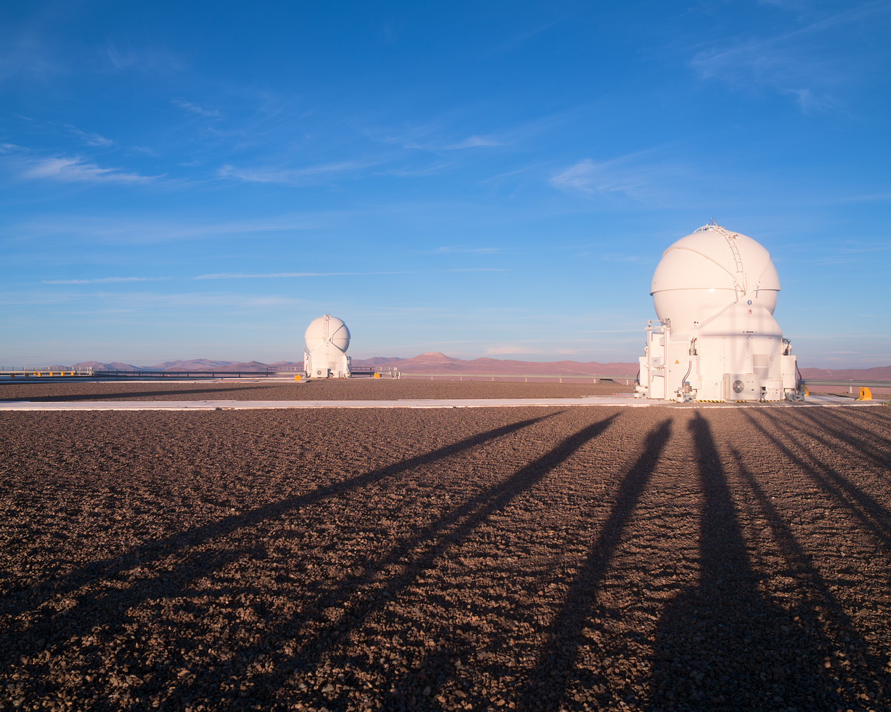Shadowy figures | ESO