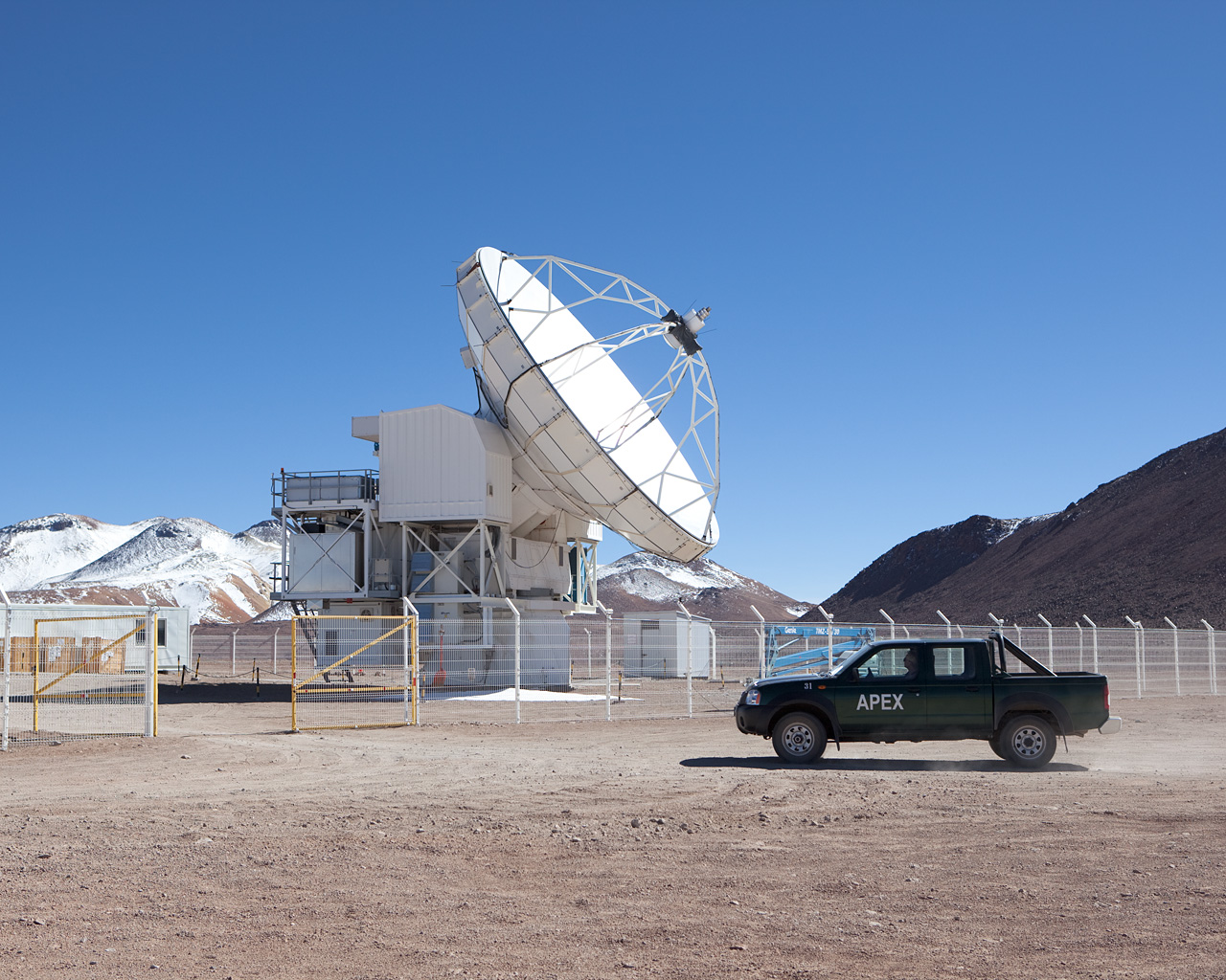 APEX antenna | ESO