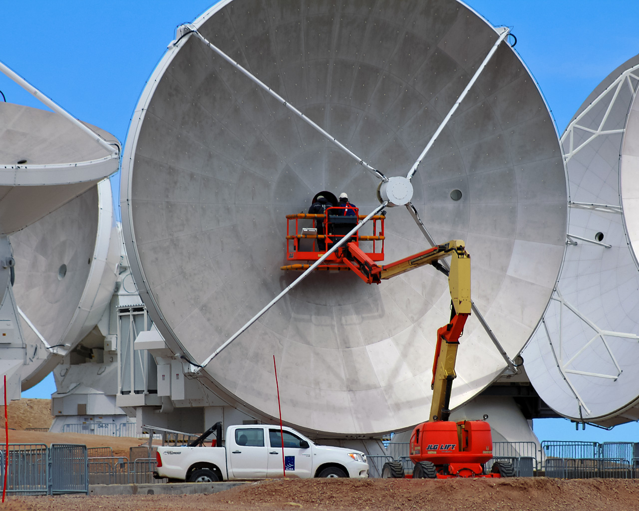 Mighty maintenance | ESO Svizzera