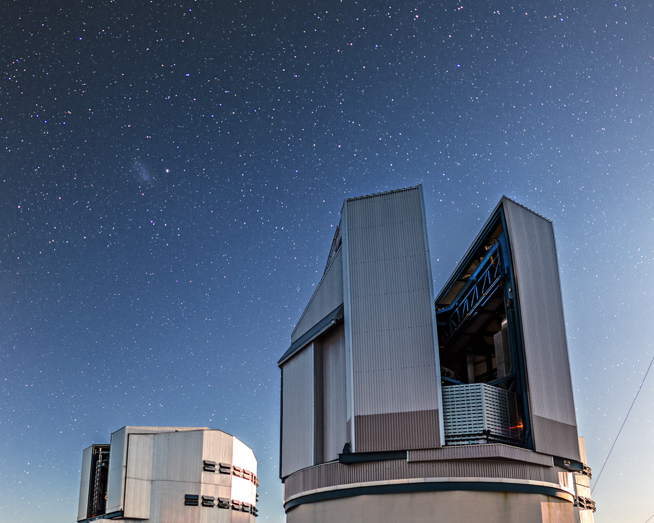 The VLT Survey Telescope at twilight | ESO Ireland