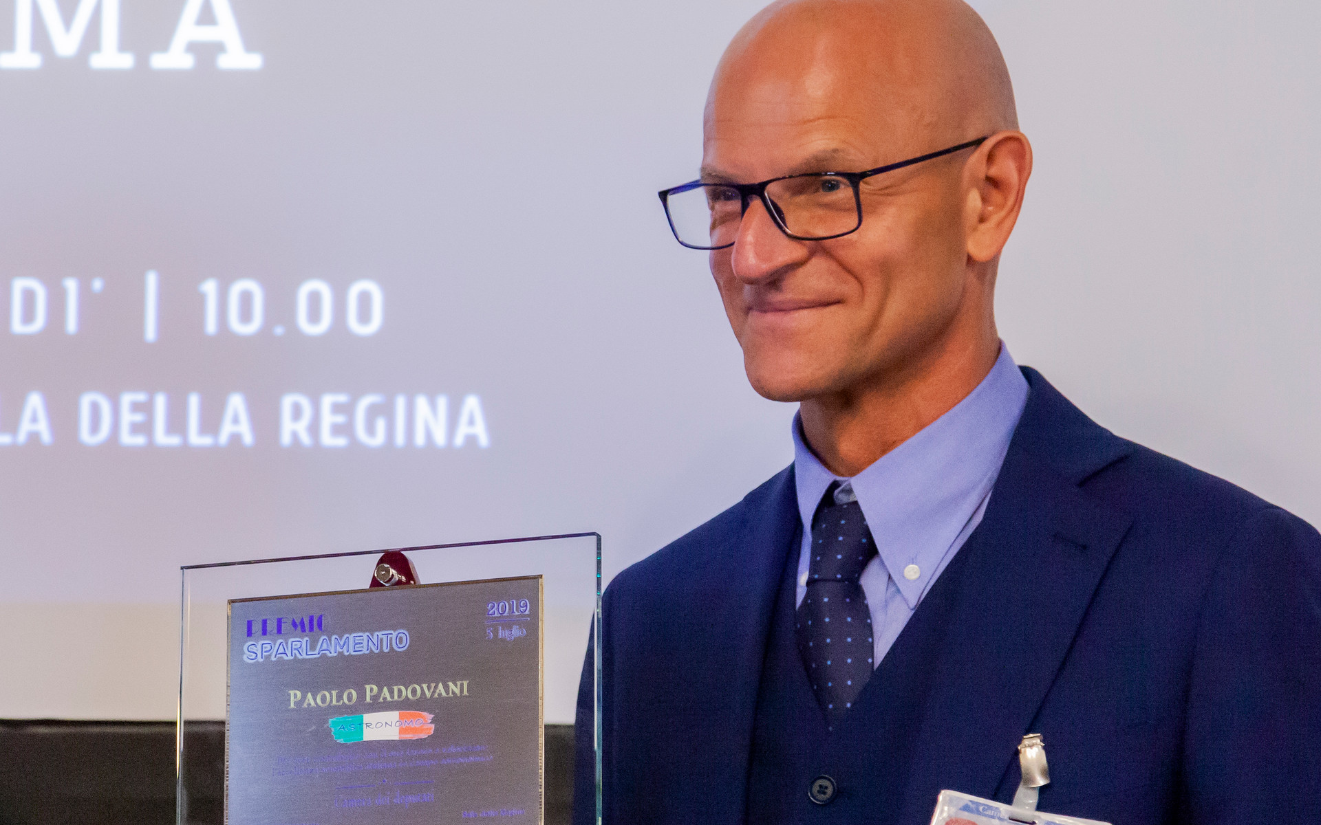ESO astronomer Paolo Padovani receives the the “Sparlamento Prize in ...