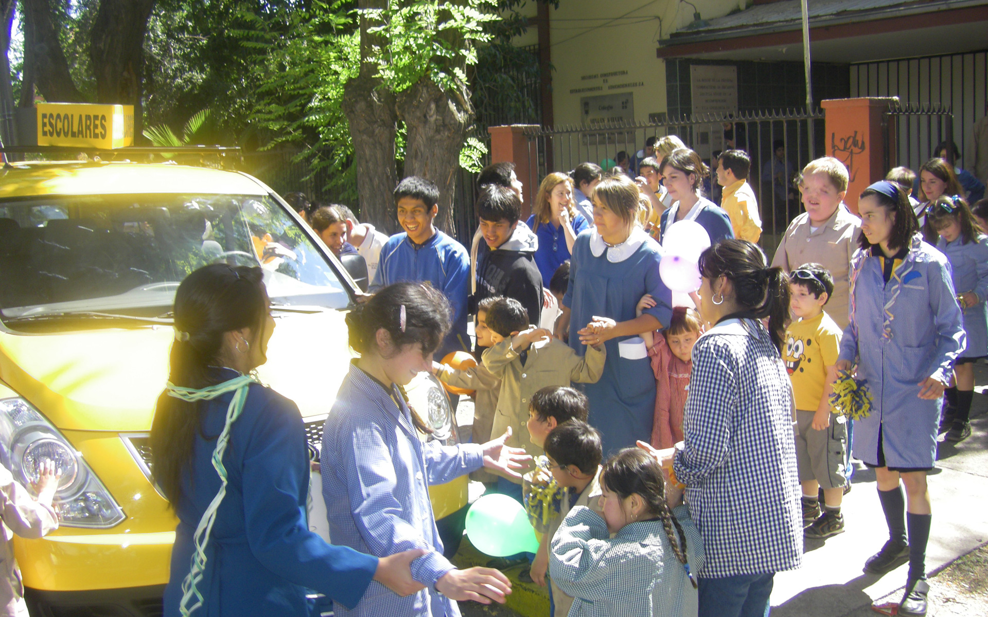ESO helps school to get a bus | ESO España
