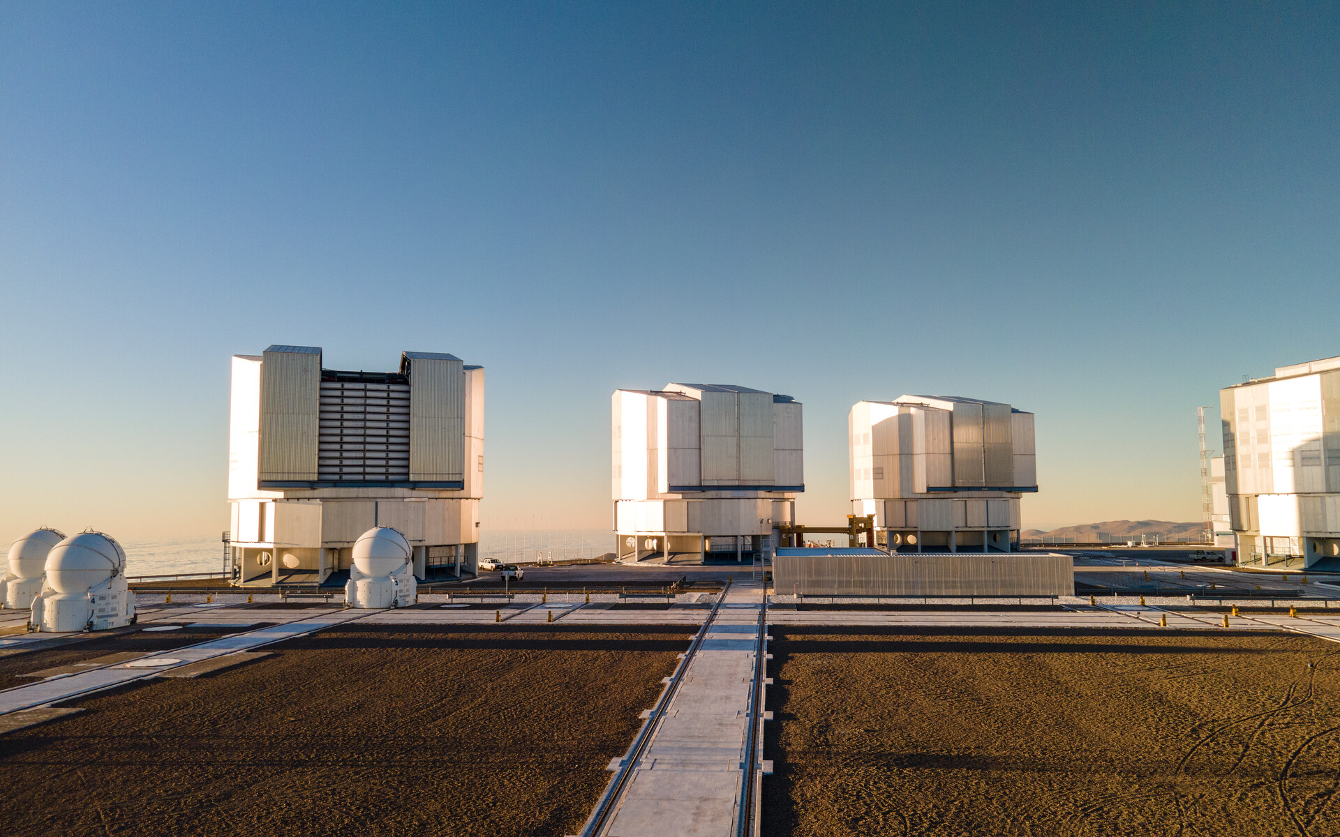 VLT Telescopes at sunset | ESO