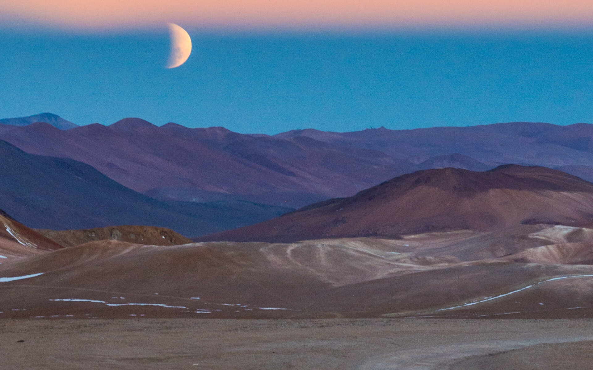 Lunar eclipse from the APEX telescope | ESO Nederland