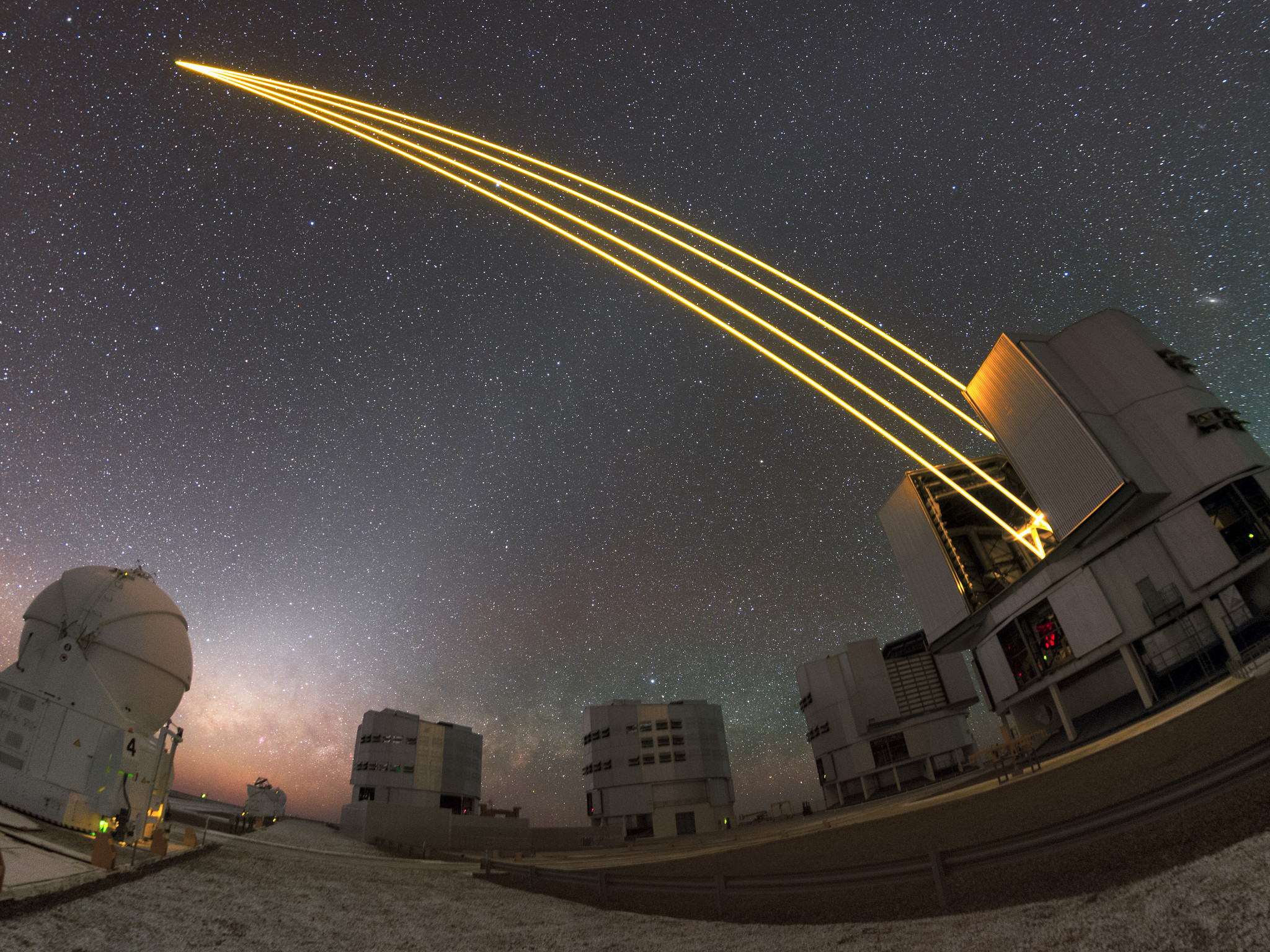 ESO's Very Large Telescope in action | ESO