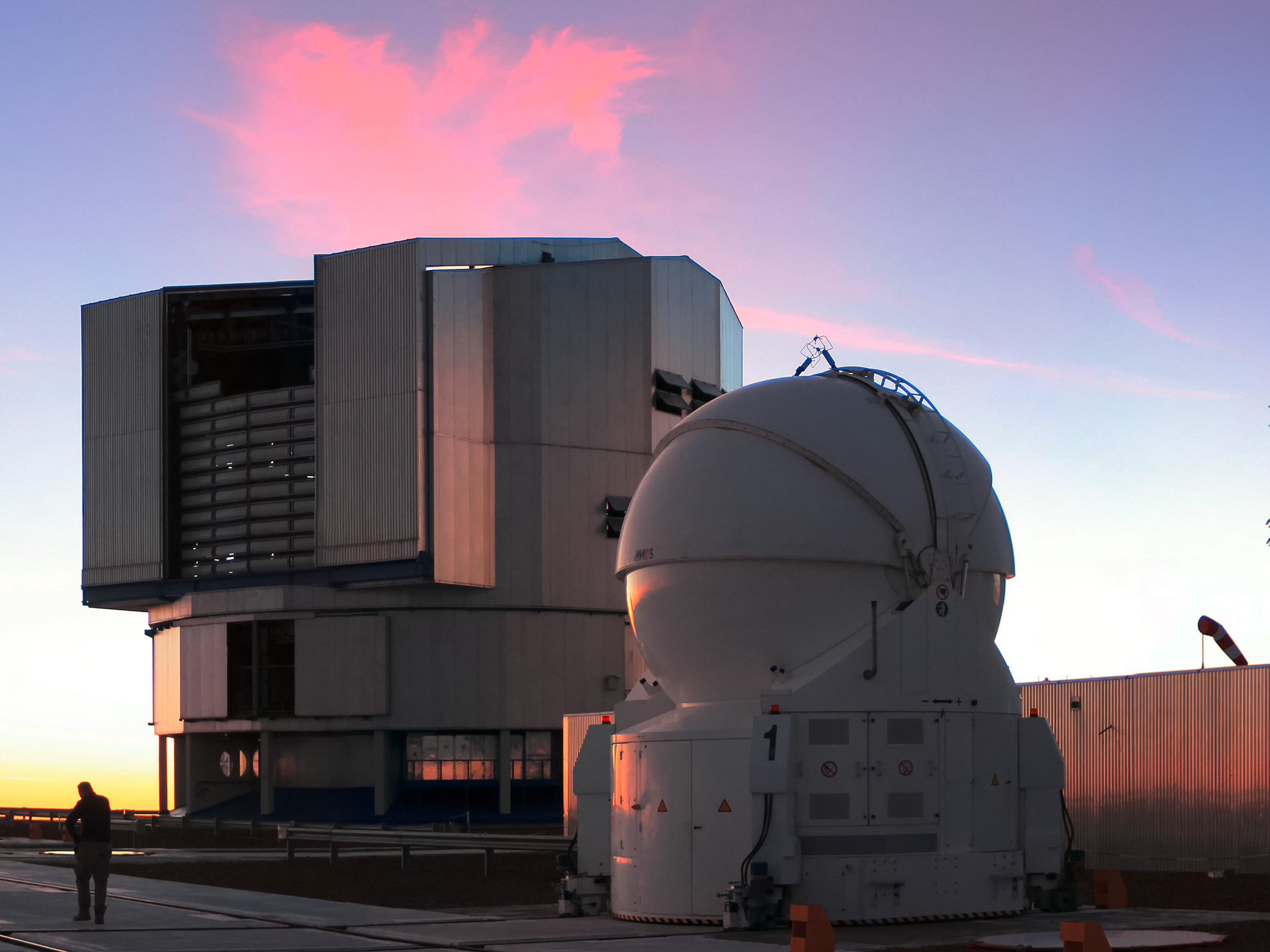 ESO's Very Large Telescope (VLT) | ESO Schweiz