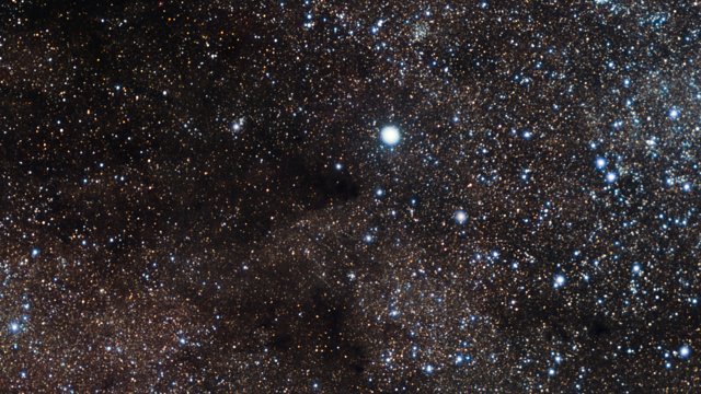 Zooming in on the dark and dusty Coalsack Nebula | ESO